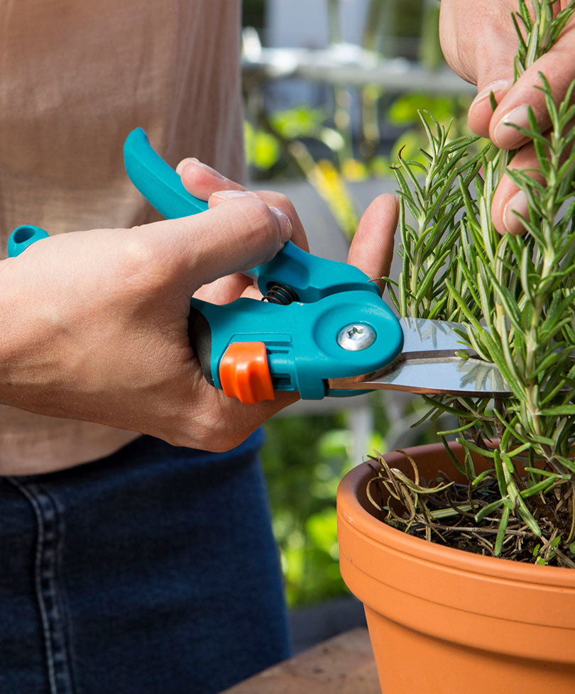 Buy Gardena Versatile Secateurs Blue | Bakker.com
